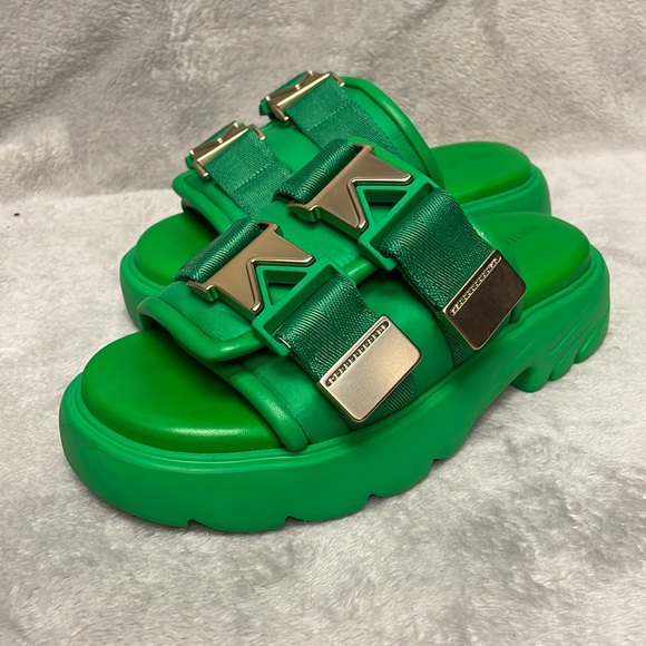 Bottega Veneta | Shoes | Bottega Veneta Flash Grass Sandals Size 36 ...